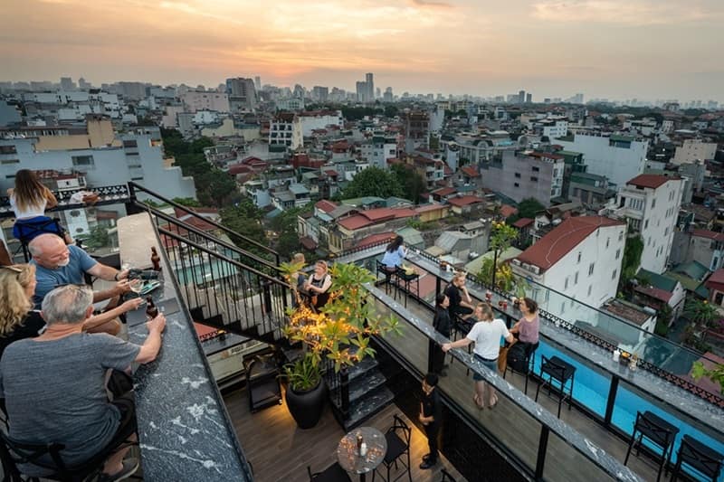 Watch The Sunset - Solar Sky Bar Hanoi